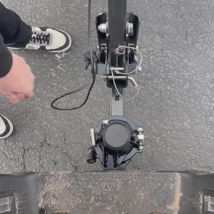 Axis Hitch Adaptor – VelociRAX